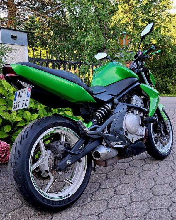 Green Kawasaki ER 2008 in Pasvalys, with an engine capacity of 0.65 L and mileage of 65 thousand km for 2050 €, photo 7 on AUTOMOTO.COM.LV