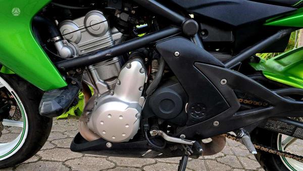 Green Kawasaki ER 2008 in Pasvalys, with an engine capacity of 0.65 L and mileage of 65 thousand km for 2050 €, photo 11 on AUTOMOTO.COM.LV