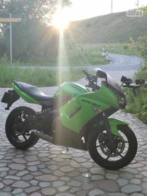 Green Kawasaki ER 2009 in Vilnius, with an engine capacity of 0.65 L and mileage of 68 thousand km for 2700 €, photo 3 on AUTOMOTO.COM.LV