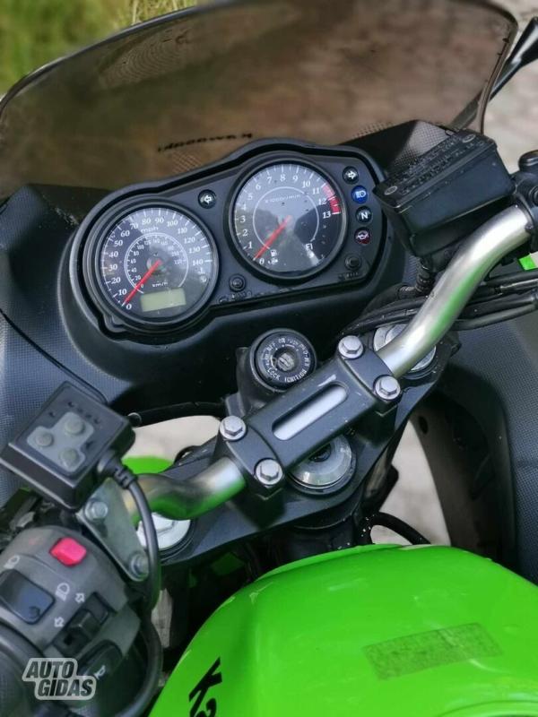 Zaļš Kawasaki ER 2009 Viļņa, ar dzinēja tilpumu 0.65 L un nobraukumu 68 tūkst. km par 2700 €, foto 5 vietnē AUTOMOTO.COM.LV