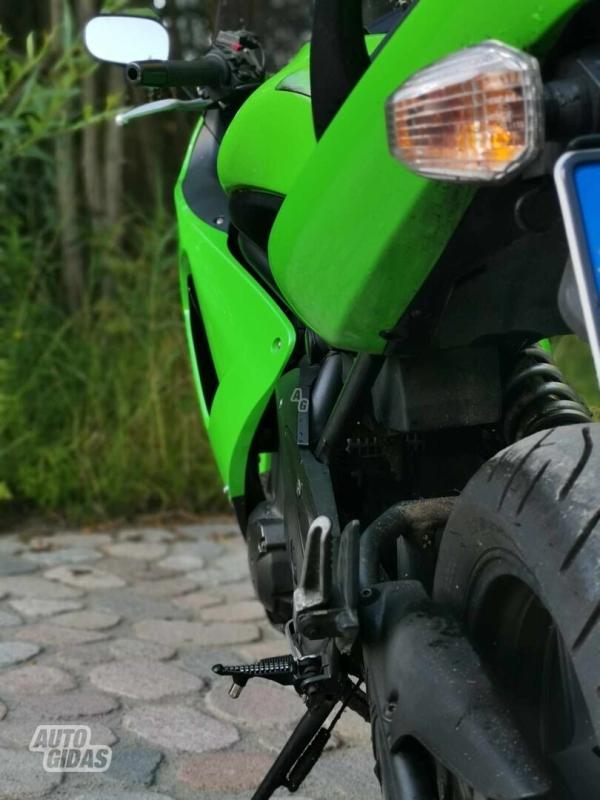 Zaļš Kawasaki ER 2009 Viļņa, ar dzinēja tilpumu 0.65 L un nobraukumu 68 tūkst. km par 2700 €, foto 6 vietnē AUTOMOTO.COM.LV