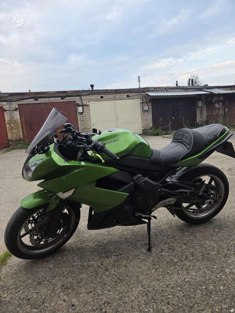 Zaļš Kawasaki ER 2010 Alīta, ar dzinēja tilpumu 0.65 L un nobraukumu 61 tūkst. km par 2900 €, foto 4 vietnē AUTOMOTO.COM.LV