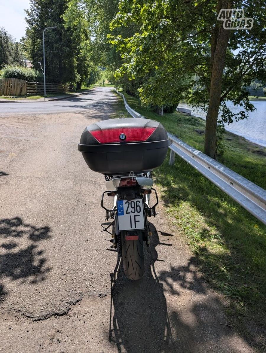 Grey Kawasaki ER 2006 in Vilnius, with an engine capacity of 0.65 L and mileage of 39 thousand km for 2400 €, photo 7 on AUTOMOTO.COM.LV
