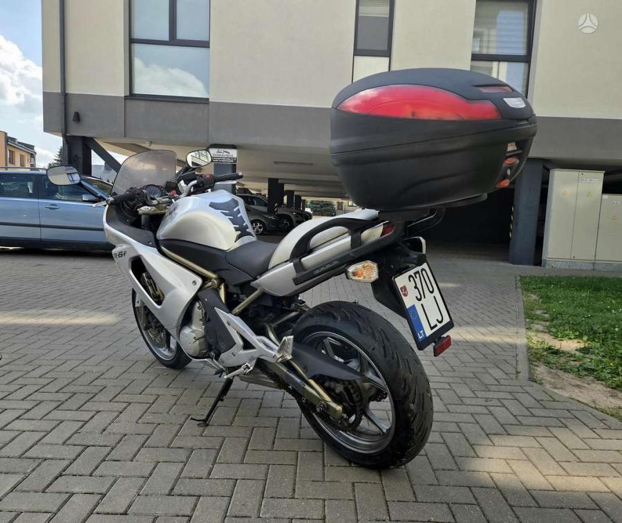 Pelēks Kawasaki ER 2006 Kauņa, ar dzinēja tilpumu 0.65 L un nobraukumu 56 tūkst. km par 2200 €, foto 4 vietnē AUTOMOTO.COM.LV