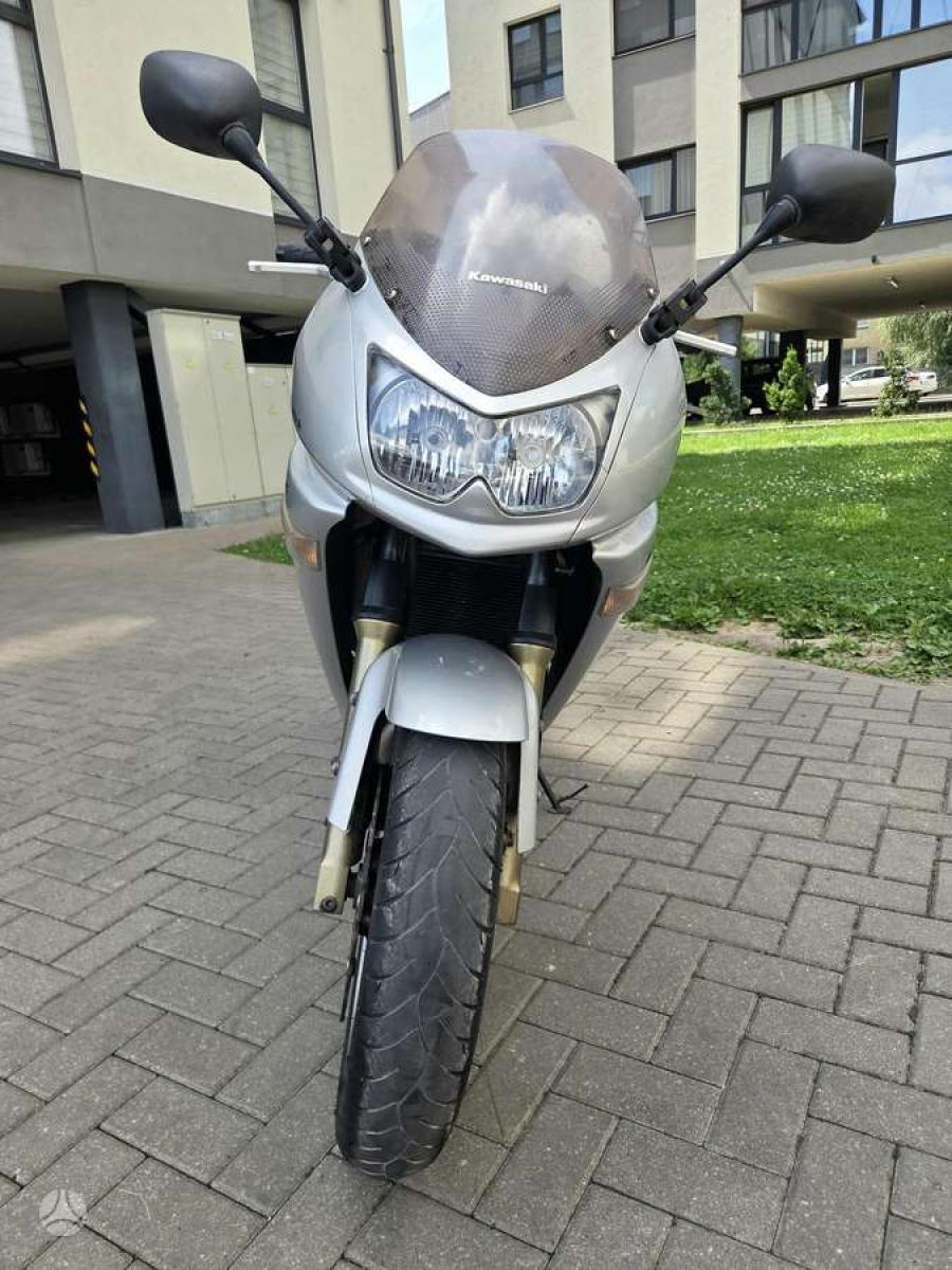 Pelēks Kawasaki ER 2006 Kauņa, ar dzinēja tilpumu 0.65 L un nobraukumu 56 tūkst. km par 2200 €, foto 5 vietnē AUTOMOTO.COM.LV