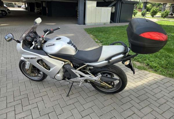 Pelēks Kawasaki ER 2006 Kauņa, ar dzinēja tilpumu 0.65 L un nobraukumu 56 tūkst. km par 2200 €, foto 10 vietnē AUTOMOTO.COM.LV