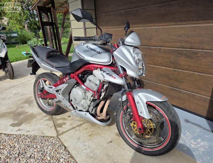 Grey Kawasaki ER 2006 in Pasvalys, with an engine capacity of 0.65 L and mileage of 60 thousand km for 1299 €, photo 1 on AUTOMOTO.COM.LV