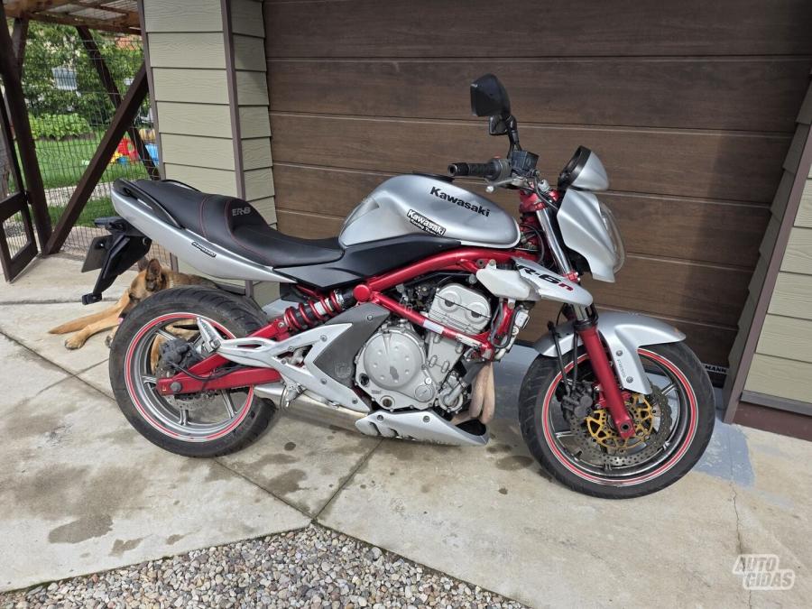 Grey Kawasaki ER 2006 in Pasvalys, with an engine capacity of 0.65 L and mileage of 60 thousand km for 1299 €, photo 3 on AUTOMOTO.COM.LV
