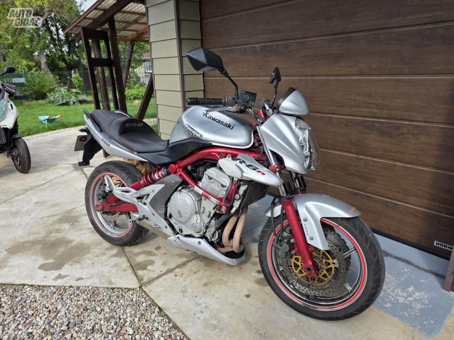 Grey Kawasaki ER 2006 in Pasvalys, with an engine capacity of 0.65 L and mileage of 60 thousand km for 1299 €, photo 4 on AUTOMOTO.COM.LV