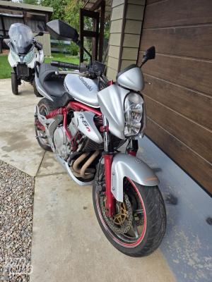 Grey Kawasaki ER 2006 in Pasvalys, with an engine capacity of 0.65 L and mileage of 60 thousand km for 1299 €, photo 5 on AUTOMOTO.COM.LV