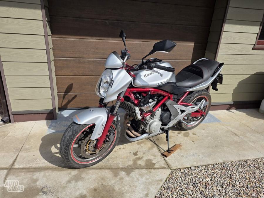 Grey Kawasaki ER 2006 in Pasvalys, with an engine capacity of 0.65 L and mileage of 60 thousand km for 1299 €, photo 8 on AUTOMOTO.COM.LV