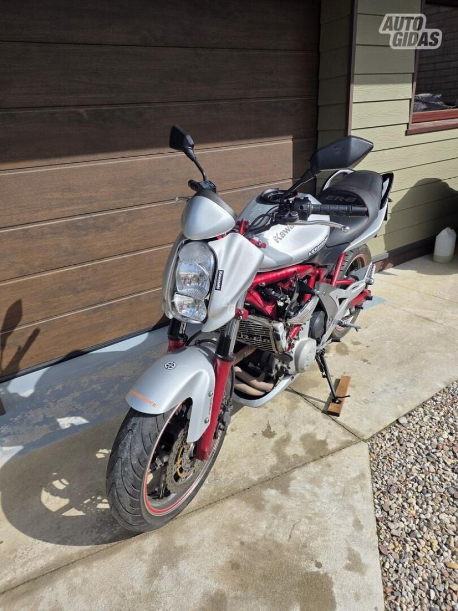 Grey Kawasaki ER 2006 in Pasvalys, with an engine capacity of 0.65 L and mileage of 60 thousand km for 1299 €, photo 11 on AUTOMOTO.COM.LV