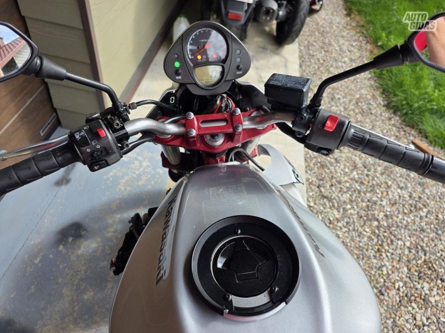 Grey Kawasaki ER 2006 in Pasvalys, with an engine capacity of 0.65 L and mileage of 60 thousand km for 1299 €, photo 14 on AUTOMOTO.COM.LV