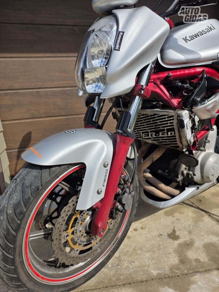 Grey Kawasaki ER 2006 in Pasvalys, with an engine capacity of 0.65 L and mileage of 60 thousand km for 1299 €, photo 23 on AUTOMOTO.COM.LV