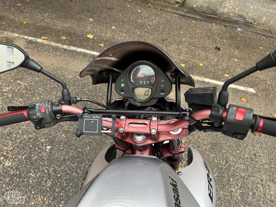 Pelēks Kawasaki ER 2007 Viļņa, ar dzinēja tilpumu 0.65 L un nobraukumu 53 tūkst. km par 1300 €, foto 6 vietnē AUTOMOTO.COM.LV