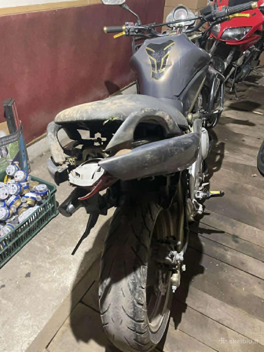 Pelēks Kawasaki ER 2007 Viļņa, ar dzinēja tilpumu 0.65 L un nobraukumu 43 tūkst. km par 1300 €, foto 4 vietnē AUTOMOTO.COM.LV