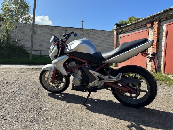 Кавасаки ER 2008 в Клайпеда на AUTOMOTO.COM.LV Серый Кавасаки ER 2008 в Клайпеда, объемом двигателя 0.65 л и пробегом 69 тыс. км за 1200 €, фото 4 на AUTOMOTO.COM.LV