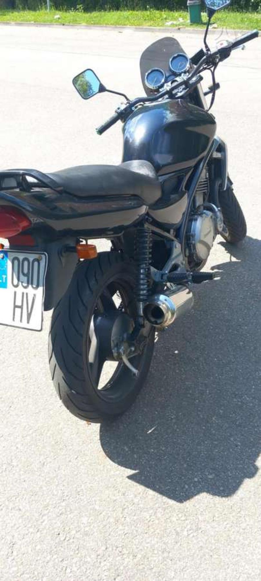 Kawasaki ER 2002 in Visaginas, with an engine capacity of 0.50 L and mileage of 42 thousand km for 1099 €, photo 7 on AUTOMOTO.COM.LV