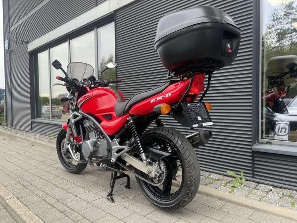 Kawasaki ER 2004 in Riga, with an engine capacity of 0.50 L and mileage of 41 thousand km for 1599 €, photo 4 on AUTOMOTO.COM.LV