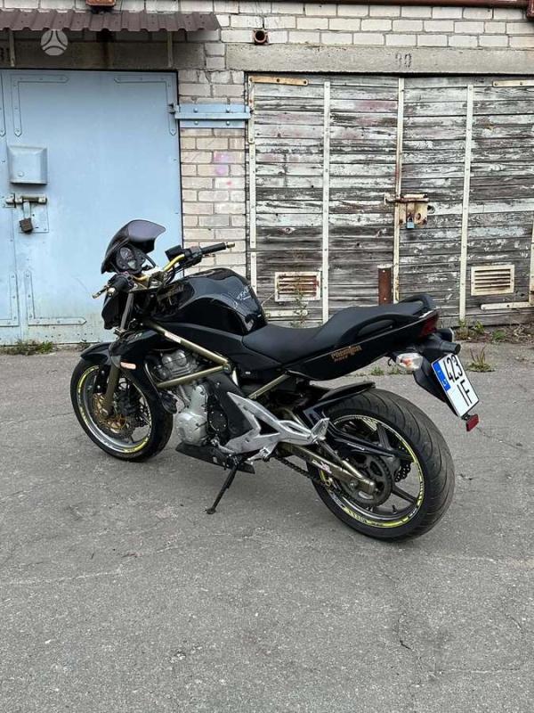 Kawasaki ER 2006 in Kaunas, with an engine capacity of 0.65 L and mileage of 59 thousand km for 1600 €, photo 8 on AUTOMOTO.COM.LV