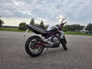 Kawasaki ER 2006 in Vilnius, with an engine capacity of 0.65 L and mileage of 44 thousand km for 1850 €, photo 6 on AUTOMOTO.COM.LV