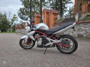 Kawasaki ER 2006 in Vilnius, with an engine capacity of 0.65 L and mileage of 44 thousand km for 1850 €, photo 8 on AUTOMOTO.COM.LV