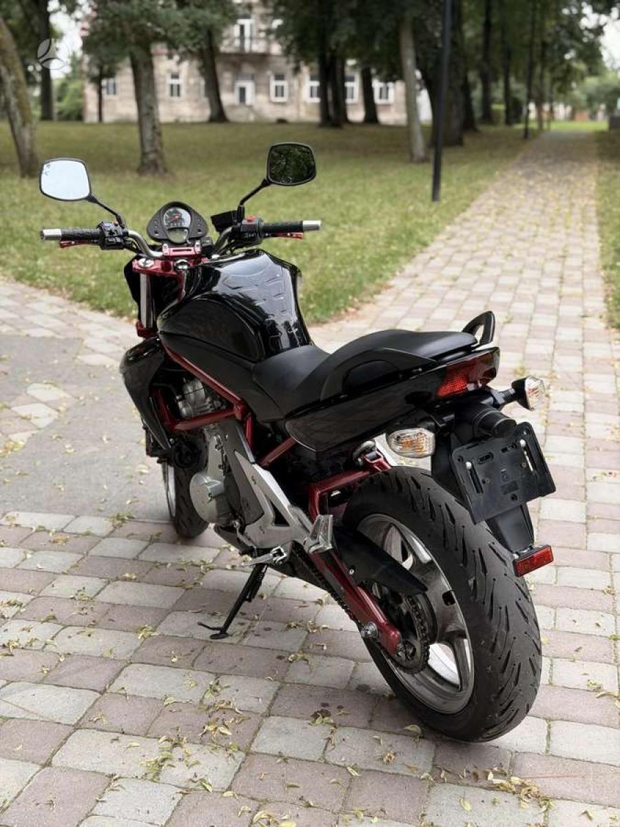 Кавасаки ER 2007 в Вилкавишкис, объемом двигателя 0.65 л и пробегом 48 тыс. км за 2099 €, фото 4 на AUTOMOTO.COM.LV