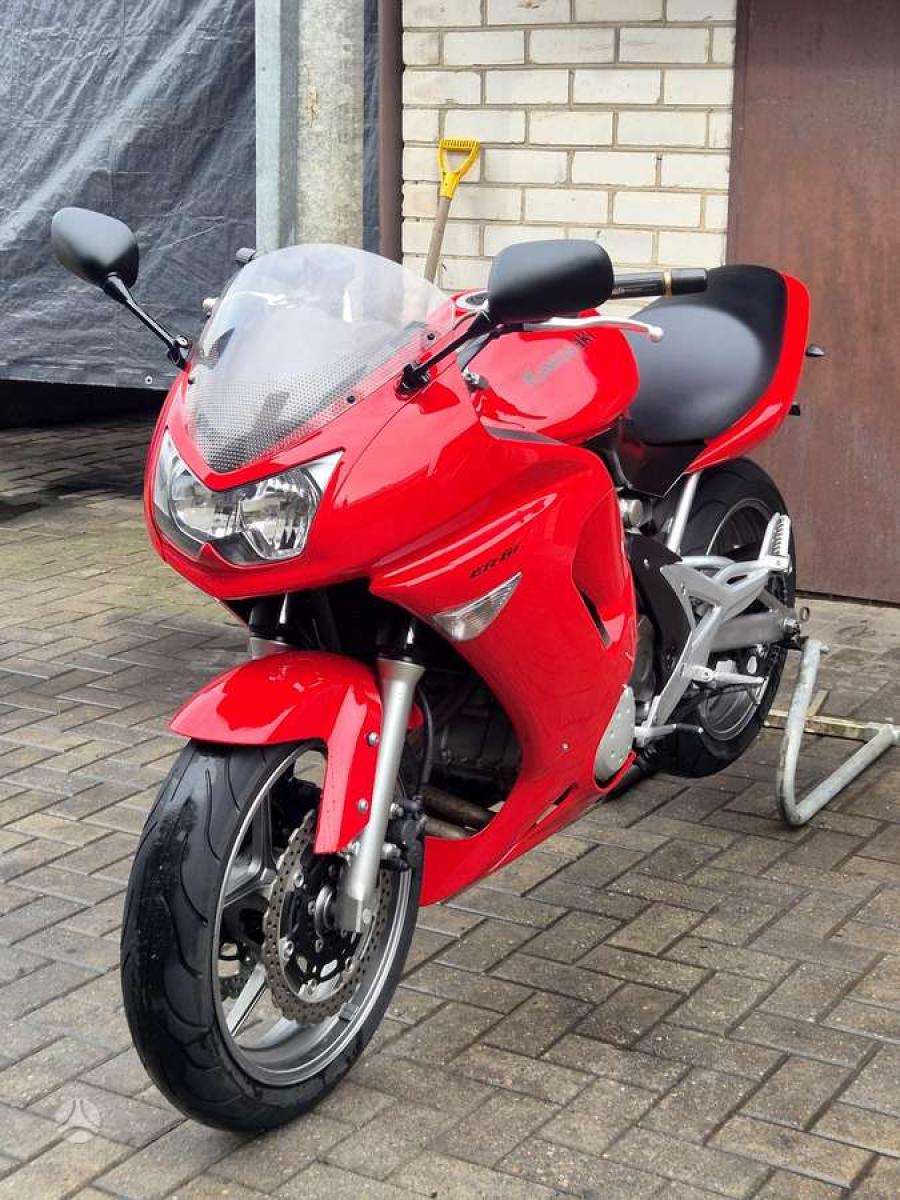 Kawasaki ER 2007 Prienai, ar dzinēja tilpumu 0.65 L un nobraukumu 45 tūkst. km par 2550 €, foto 5 vietnē AUTOMOTO.COM.LV