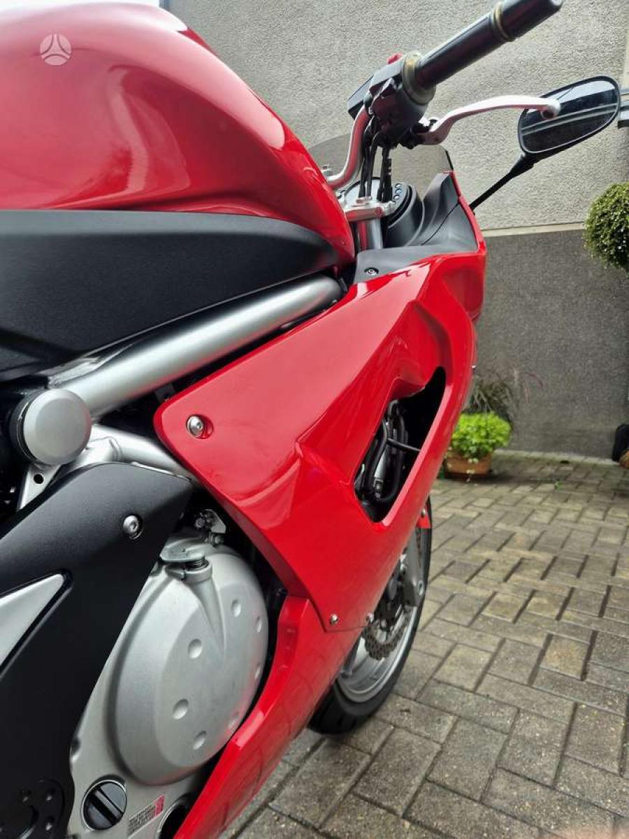 Kawasaki ER 2007 Prienai, ar dzinēja tilpumu 0.65 L un nobraukumu 45 tūkst. km par 2550 €, foto 19 vietnē AUTOMOTO.COM.LV