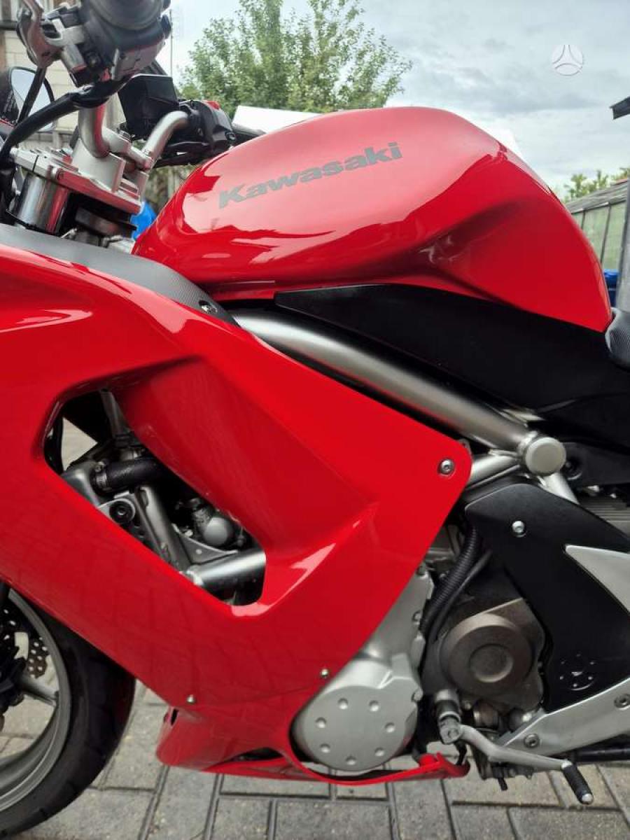 Kawasaki ER 2007 Prienai, ar dzinēja tilpumu 0.65 L un nobraukumu 45 tūkst. km par 2550 €, foto 20 vietnē AUTOMOTO.COM.LV