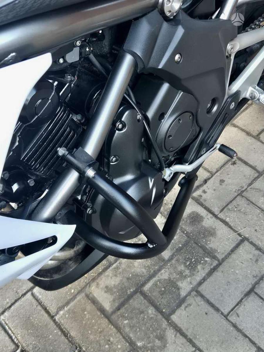Kawasaki ER 2009 Prienai, ar dzinēja tilpumu 0.65 L un nobraukumu 42 tūkst. km par 2950 €, foto 22 vietnē AUTOMOTO.COM.LV
