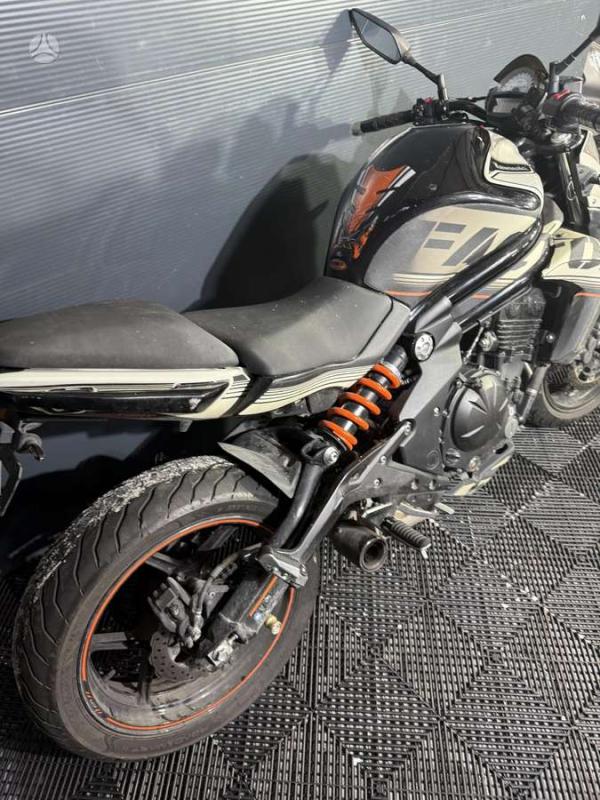 Kawasaki ER 2016 Tauragė, ar dzinēja tilpumu 0.65 L un nobraukumu 25 tūkst. km par 2550 €, foto 9 vietnē AUTOMOTO.COM.LV
