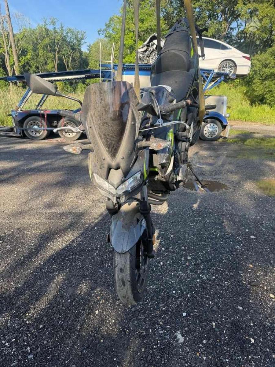 Kawasaki ER 2022 in Klaipeda, with an engine capacity of 0.65 L and mileage of 8 thousand km for 3600 €, photo 4 on AUTOMOTO.COM.LV