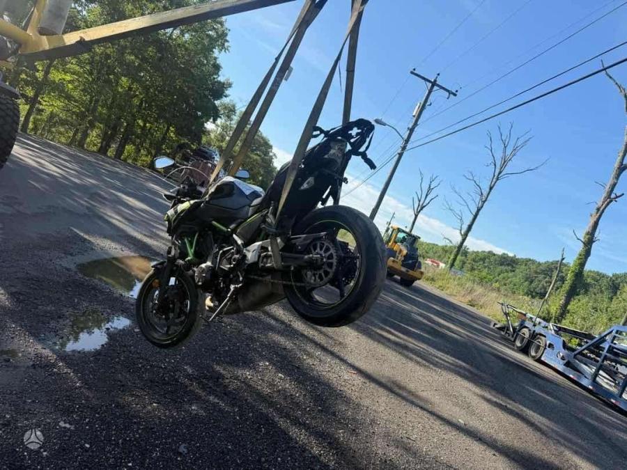 Kawasaki ER 2022 in Klaipeda, with an engine capacity of 0.65 L and mileage of 8 thousand km for 3600 €, photo 8 on AUTOMOTO.COM.LV