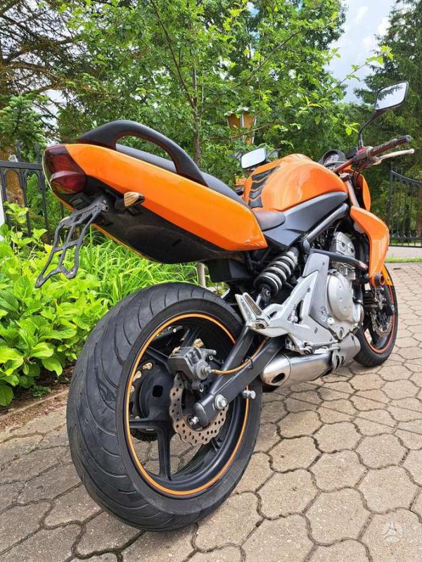 Orange Kawasaki ER 2007 in Pasvalys, with an engine capacity of 0.65 L and mileage of 50 thousand km for 2250 €, photo 8 on AUTOMOTO.COM.LV