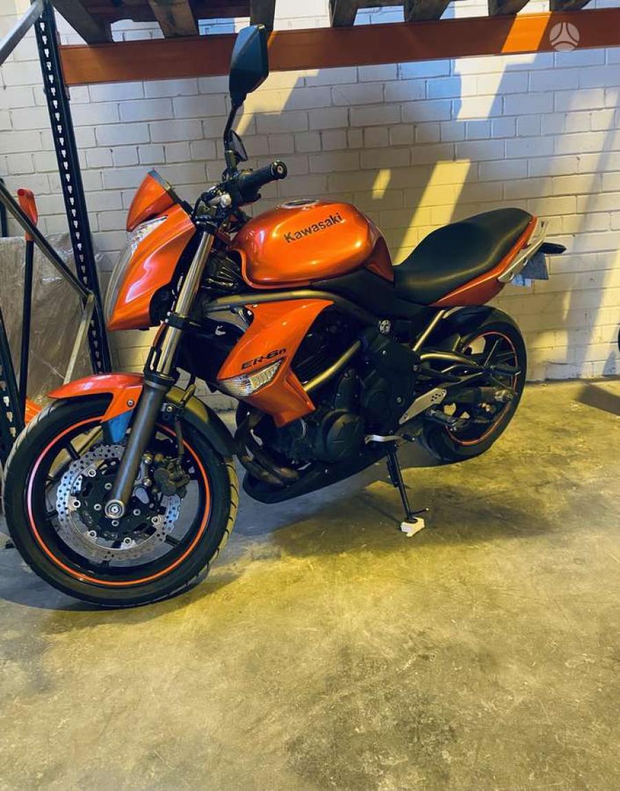 Orange Kawasaki ER 2009 in Klaipeda, with an engine capacity of 0.65 L and mileage of 61 thousand km for 2850 €, photo 2 on AUTOMOTO.COM.LV