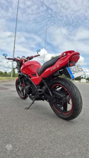 Red Kawasaki ER 1999 in Ukmerge, with an engine capacity of 0.50 L and mileage of 300 thousand km for 1650 €, photo 14 on AUTOMOTO.COM.LV
