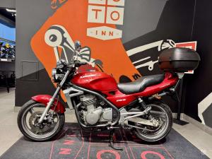 Red Kawasaki ER 2001 in Vilnius, with an engine capacity of 0.50 L and mileage of 35 thousand km for 1499 €, photo 4 on AUTOMOTO.COM.LV