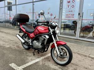 Red Kawasaki ER 2001 in Vilnius, with an engine capacity of 0.50 L and mileage of 35 thousand km for 1499 €, photo 6 on AUTOMOTO.COM.LV