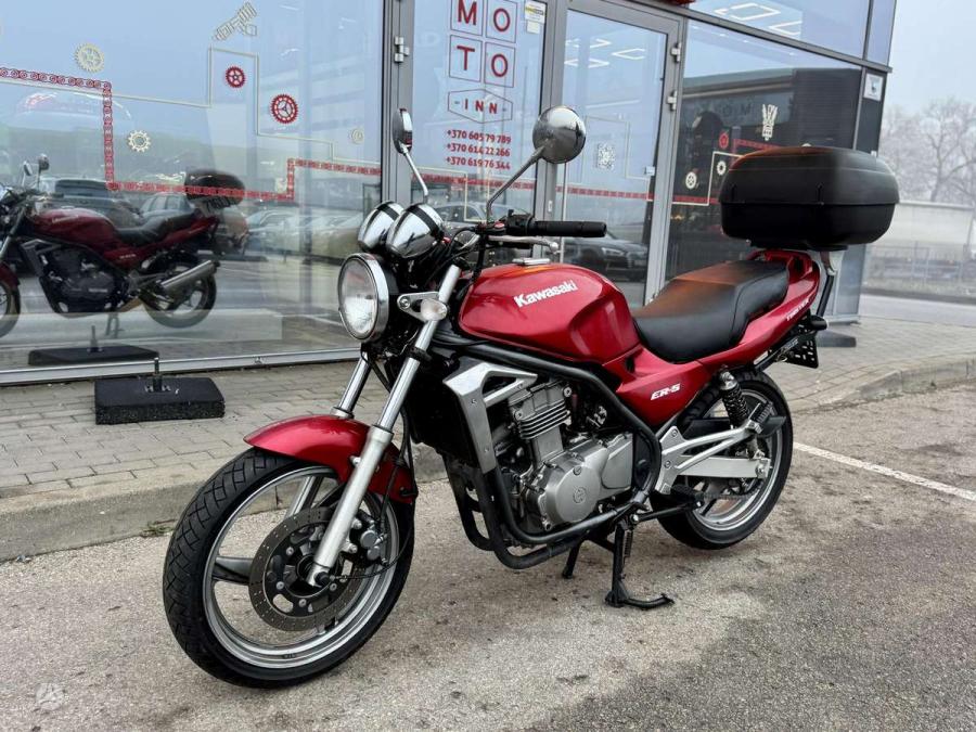 Red Kawasaki ER 2001 in Vilnius, with an engine capacity of 0.50 L and mileage of 35 thousand km for 1499 €, photo 9 on AUTOMOTO.COM.LV