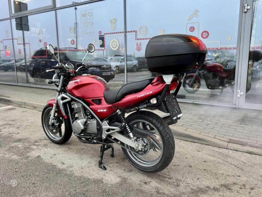 Red Kawasaki ER 2001 in Vilnius, with an engine capacity of 0.50 L and mileage of 35 thousand km for 1499 €, photo 11 on AUTOMOTO.COM.LV