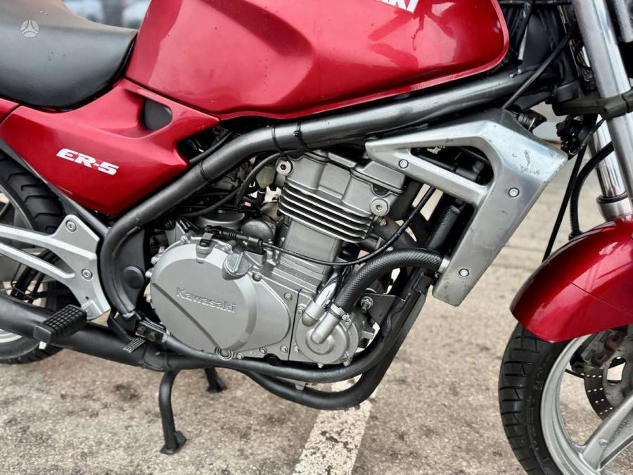 Red Kawasaki ER 2001 in Vilnius, with an engine capacity of 0.50 L and mileage of 35 thousand km for 1499 €, photo 19 on AUTOMOTO.COM.LV