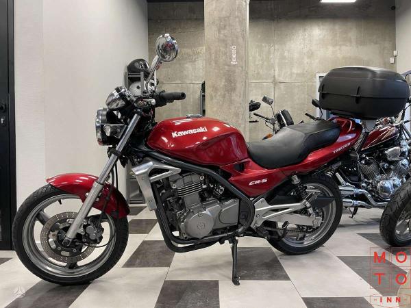Red Kawasaki ER 2001 in Riga, with an engine capacity of 0.50 L and mileage of 34 thousand km for 1499 €, photo 2 on AUTOMOTO.COM.LV