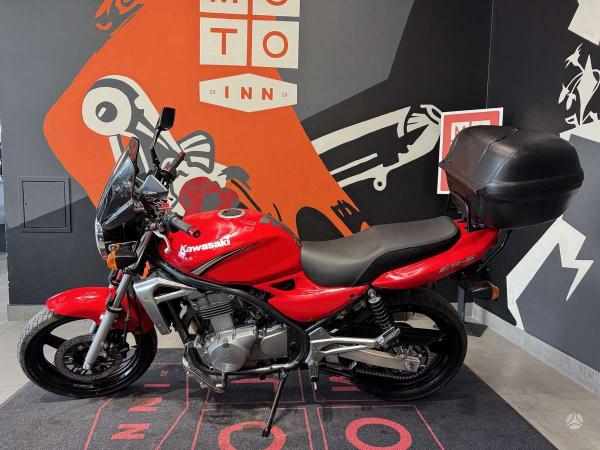 Sarkans Kawasaki ER 2004 Viļņa, ar dzinēja tilpumu 0.50 L un nobraukumu 42 tūkst. km par 1699 €, foto 2 vietnē AUTOMOTO.COM.LV