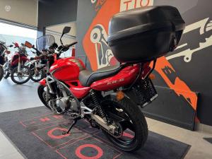 Sarkans Kawasaki ER 2004 Viļņa, ar dzinēja tilpumu 0.50 L un nobraukumu 42 tūkst. km par 1699 €, foto 4 vietnē AUTOMOTO.COM.LV