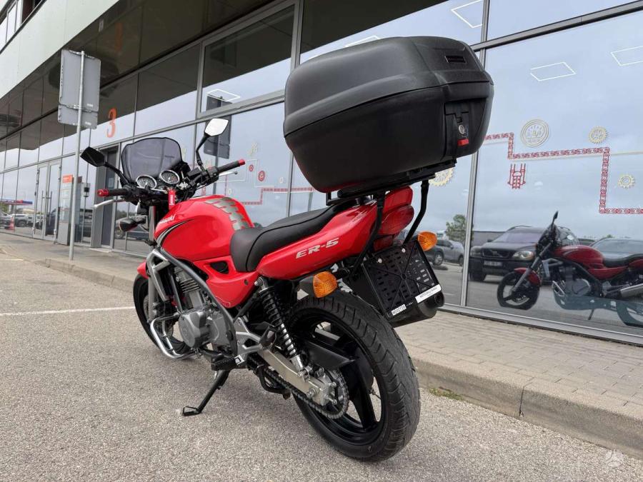Sarkans Kawasaki ER 2004 Viļņa, ar dzinēja tilpumu 0.50 L un nobraukumu 42 tūkst. km par 1699 €, foto 7 vietnē AUTOMOTO.COM.LV