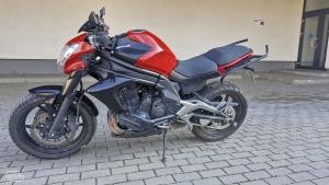 Sarkans Kawasaki ER 2014 Kauņa, ar dzinēja tilpumu 0.65 L un nobraukumu 41 tūkst. km par 3200 €, foto 3 vietnē AUTOMOTO.COM.LV