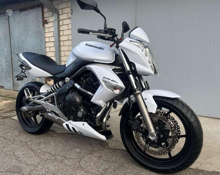 White Kawasaki ER 2009 in Birstonas, with an engine capacity of 0.65 L and mileage of 31 thousand km for 3150 €, photo 1 on AUTOMOTO.COM.LV