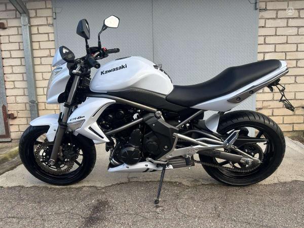 White Kawasaki ER 2009 in Birstonas, with an engine capacity of 0.65 L and mileage of 31 thousand km for 3150 €, photo 5 on AUTOMOTO.COM.LV
