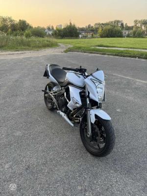 White Kawasaki ER 2009 in Alytus, with an engine capacity of 0.65 L and mileage of 32 thousand km for 3100 €, photo  on AUTOMOTO.COM.LV